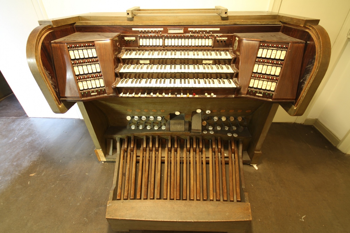 Datei:Marburg, EvHHaus, Orgel, Spieltisch 1.JPG – Organ index, die ...
